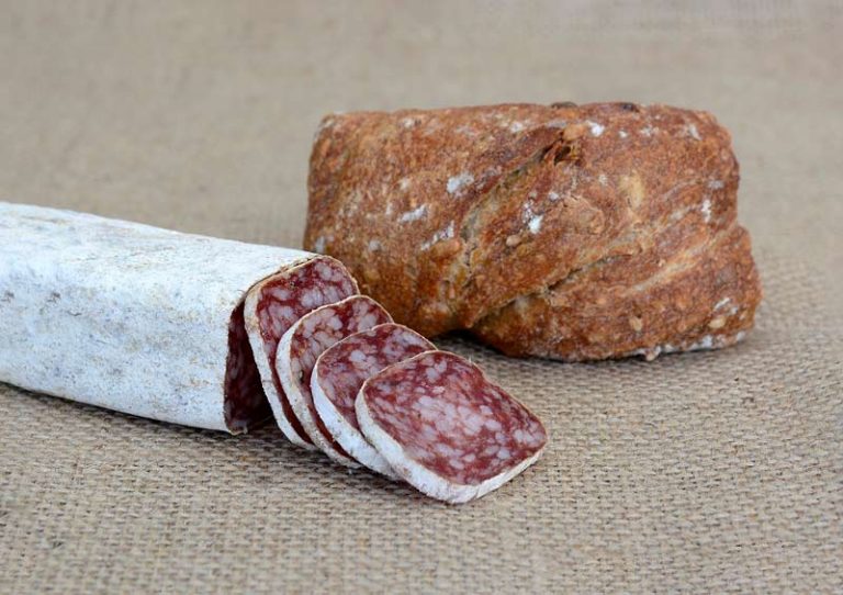 El fuet, un embutido exquisito - Cocinateelmundo.com